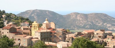 Catéri magnifique village de Balagne qui surplombe Sant Ambroggio